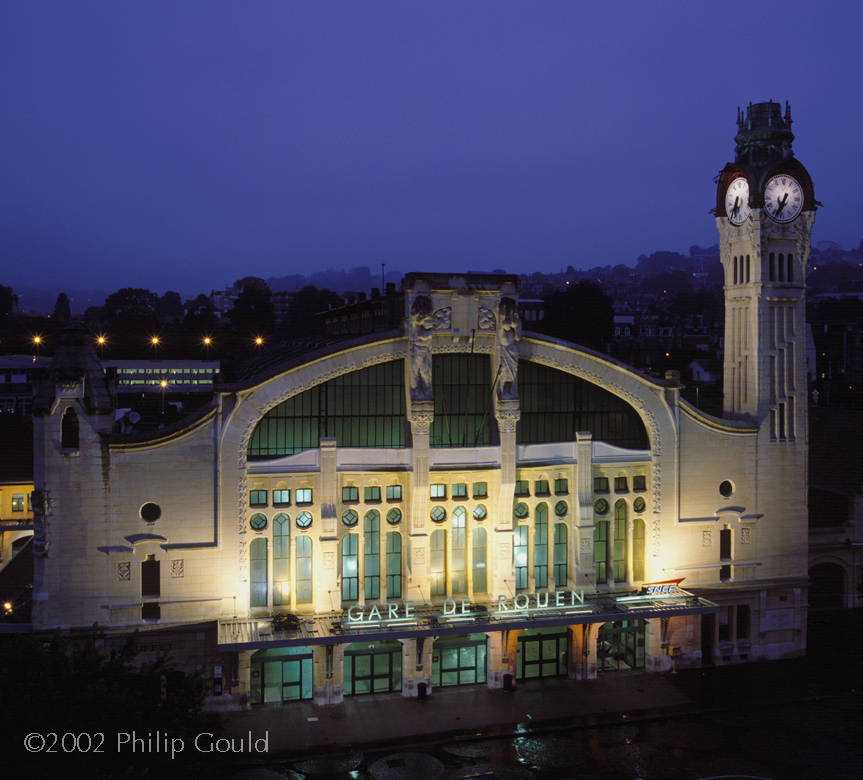 Queue 'Projects-French Train Stations' | Philip Gould Photography